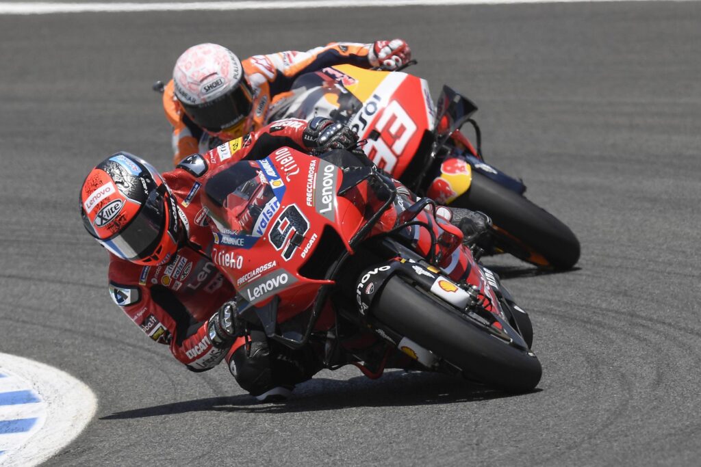 Cornering in MotoGP | Clean Fleet Report